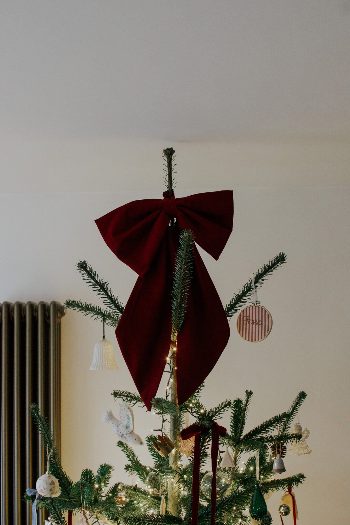 How to Make Fabric Bows: Easy Tutorial for Large & Small Bows