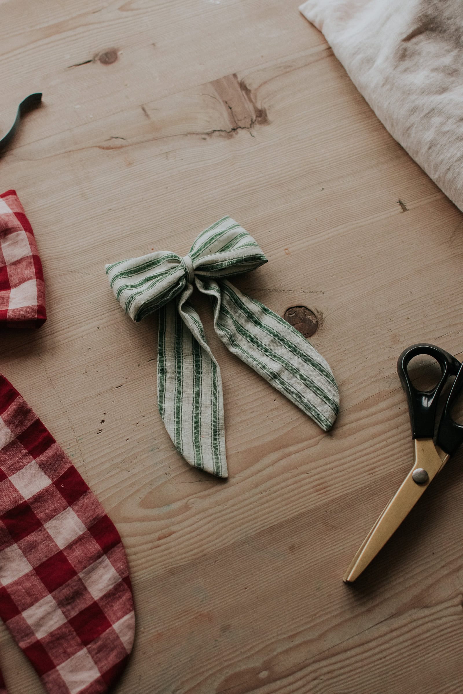 How to Make Fabric Bows: Easy Tutorial for Large & Small Bows