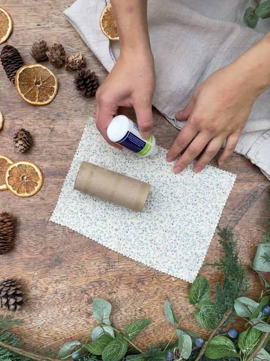 Easy DIY Reusable Fabric Christmas Crackers (No-Sew!)