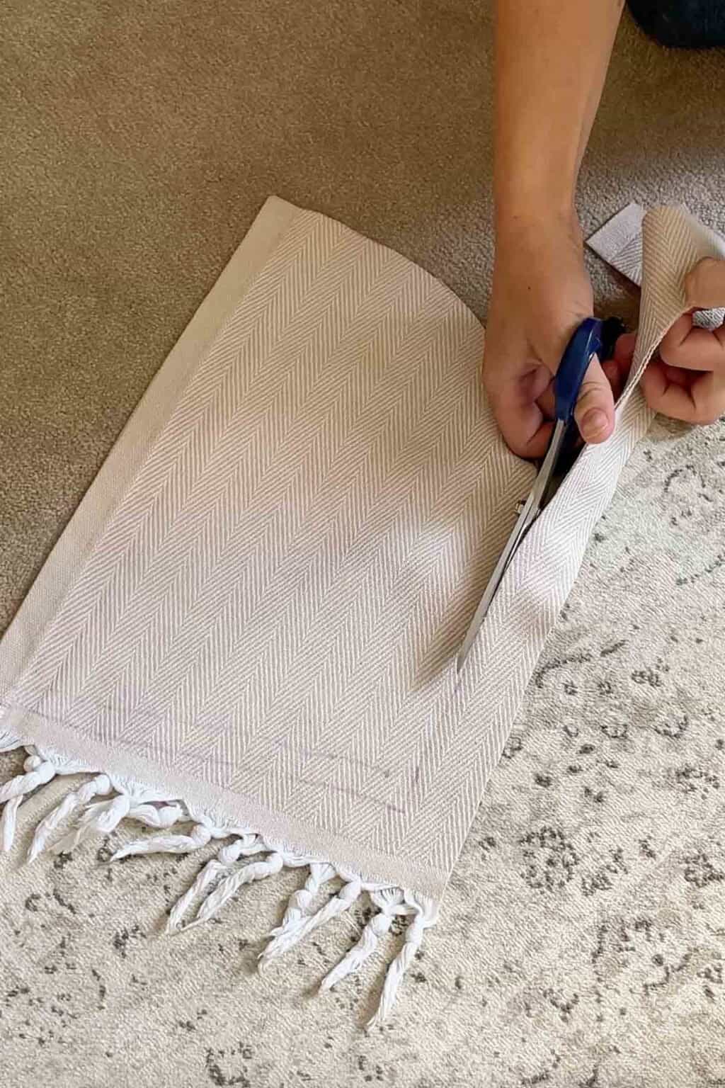 How to Sew a Cute Poncho (with Free Easy DIY Sewing Pattern)