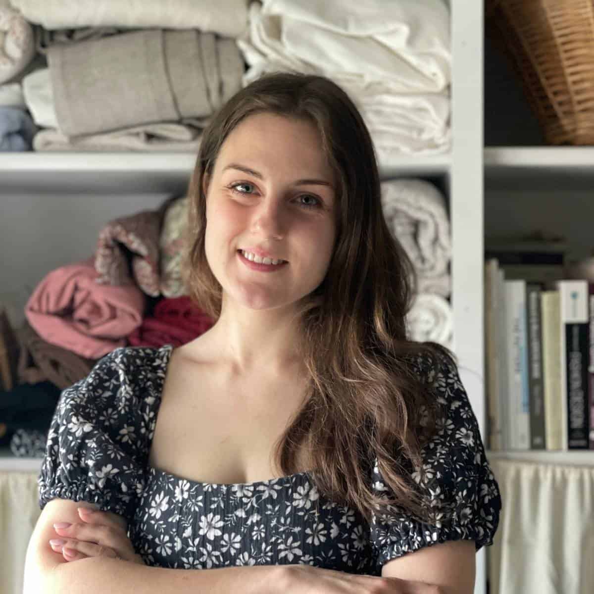 How to Make Fabric Bows: Easy Tutorial for Large & Small Bows