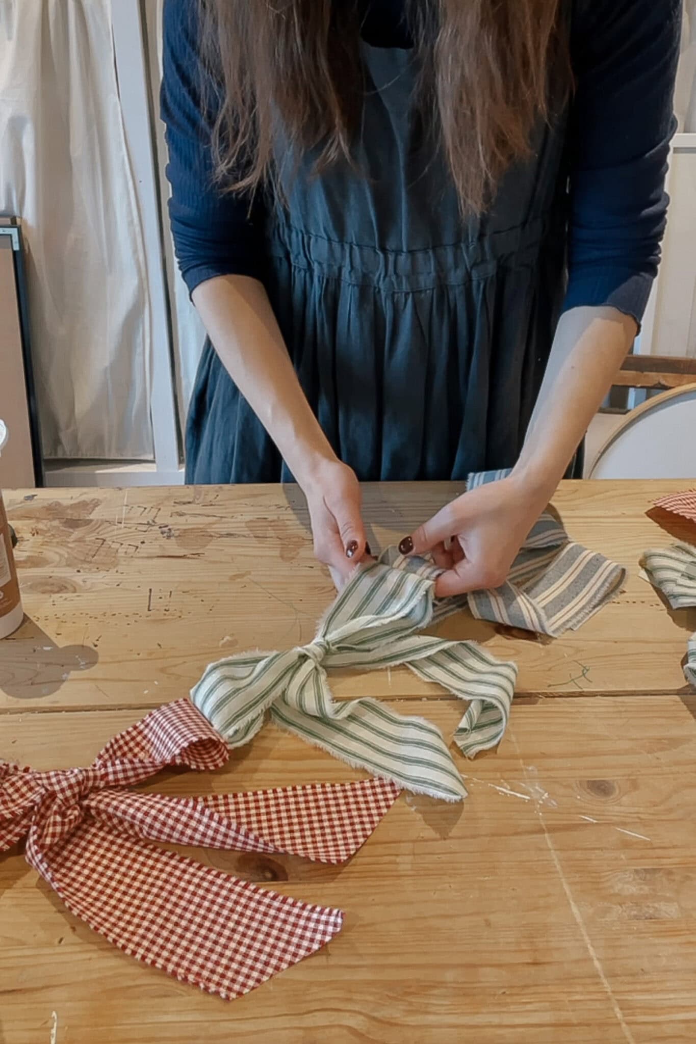 How to Make a DIY Bow Garland (Easy, No-Sew Christmas Decor!)