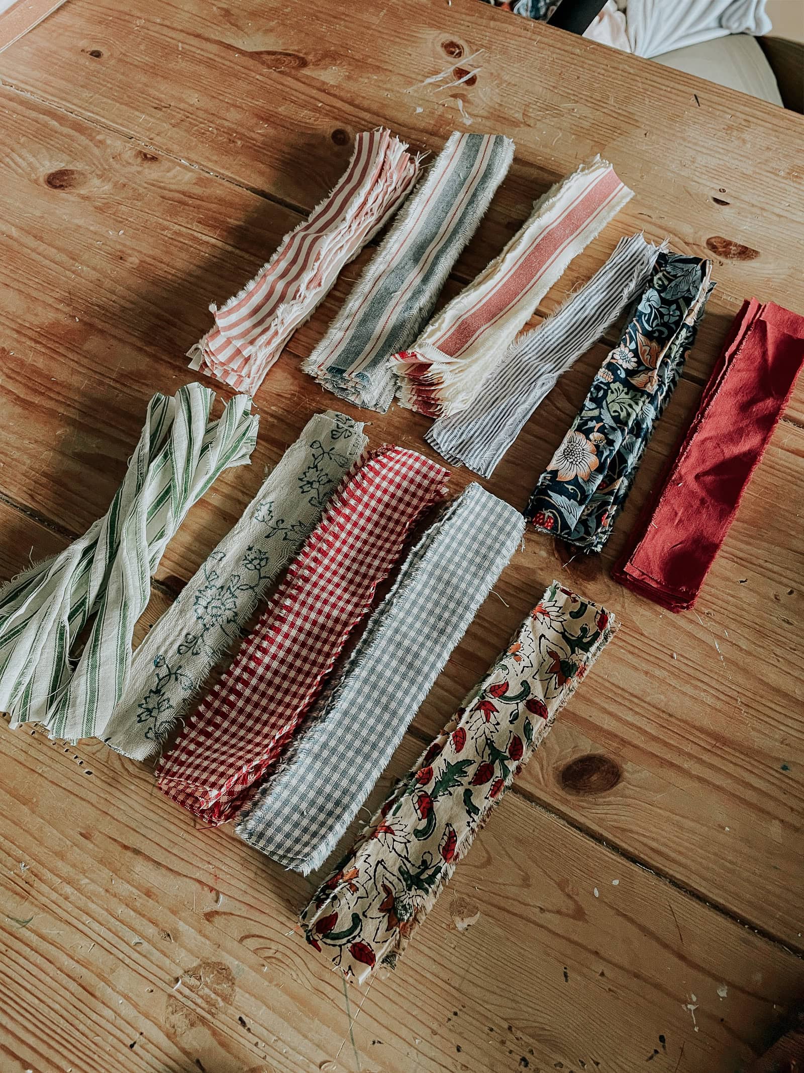 How to Make a Fabric Paper Chain (Easy, Cute No-Sew Garland!)
